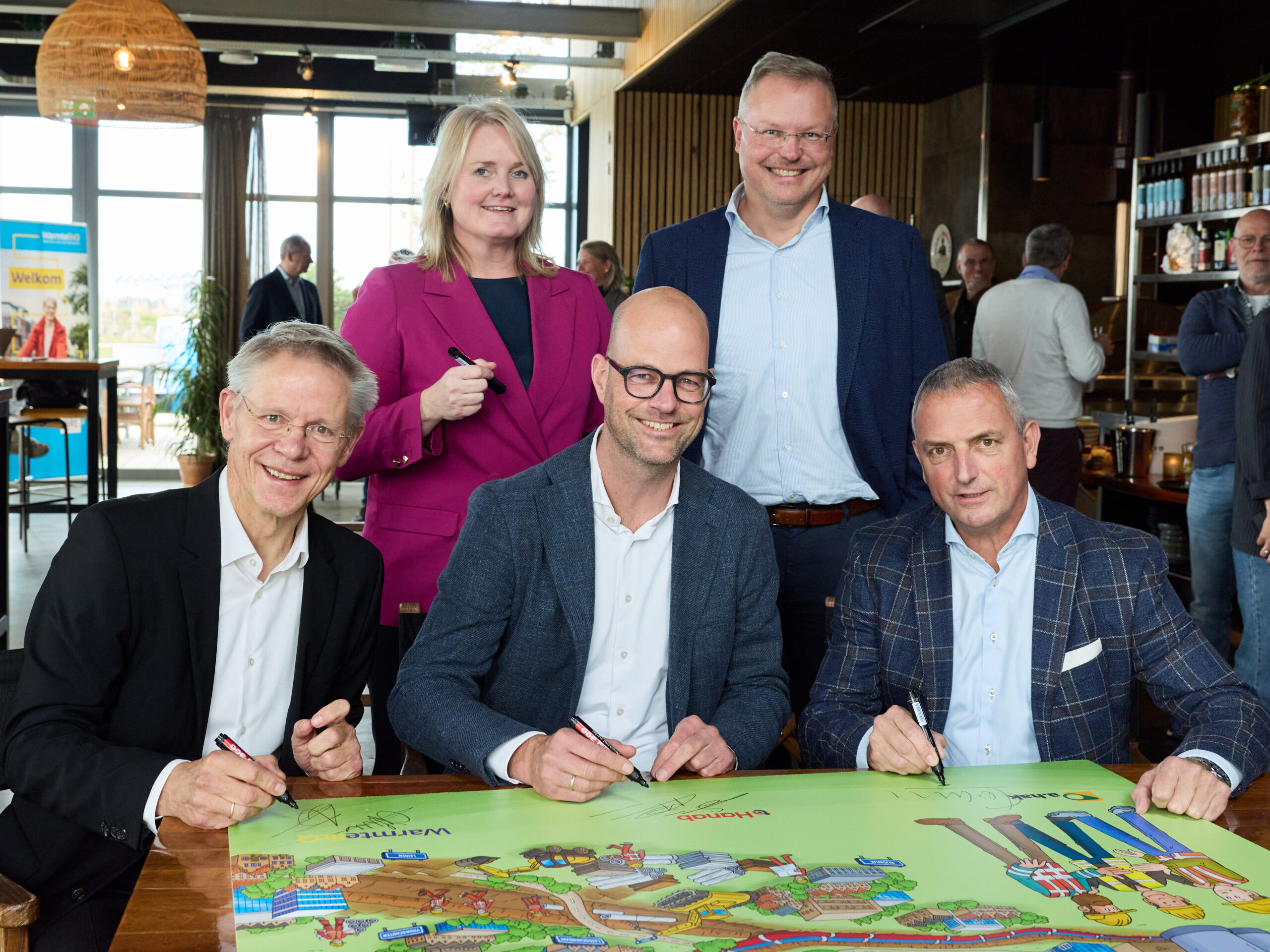 WarmtelinQ, A.Hak and Hanab sign for heat transition Rijswijk - Leiden ...